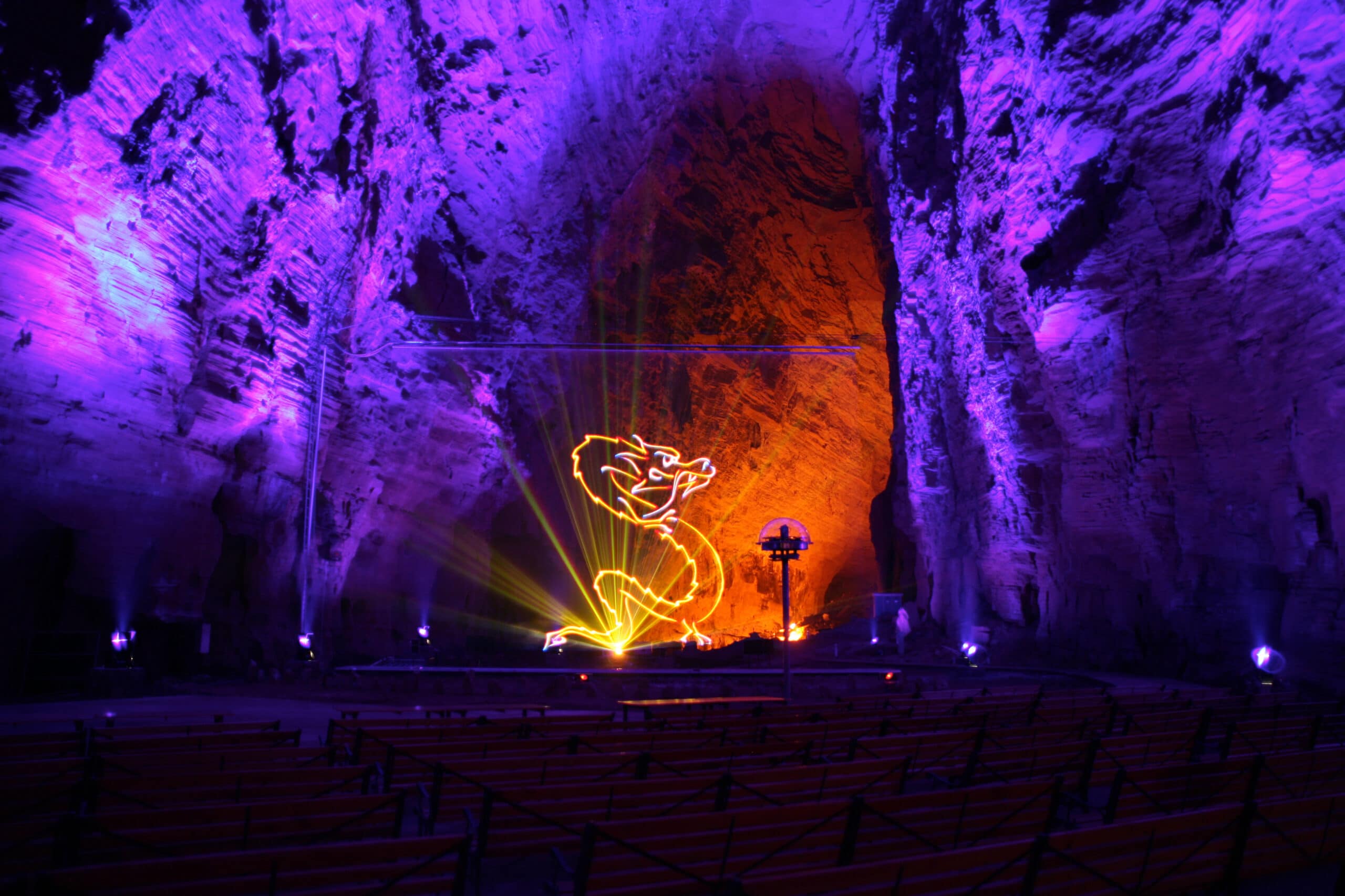 Teng Long Cave in China